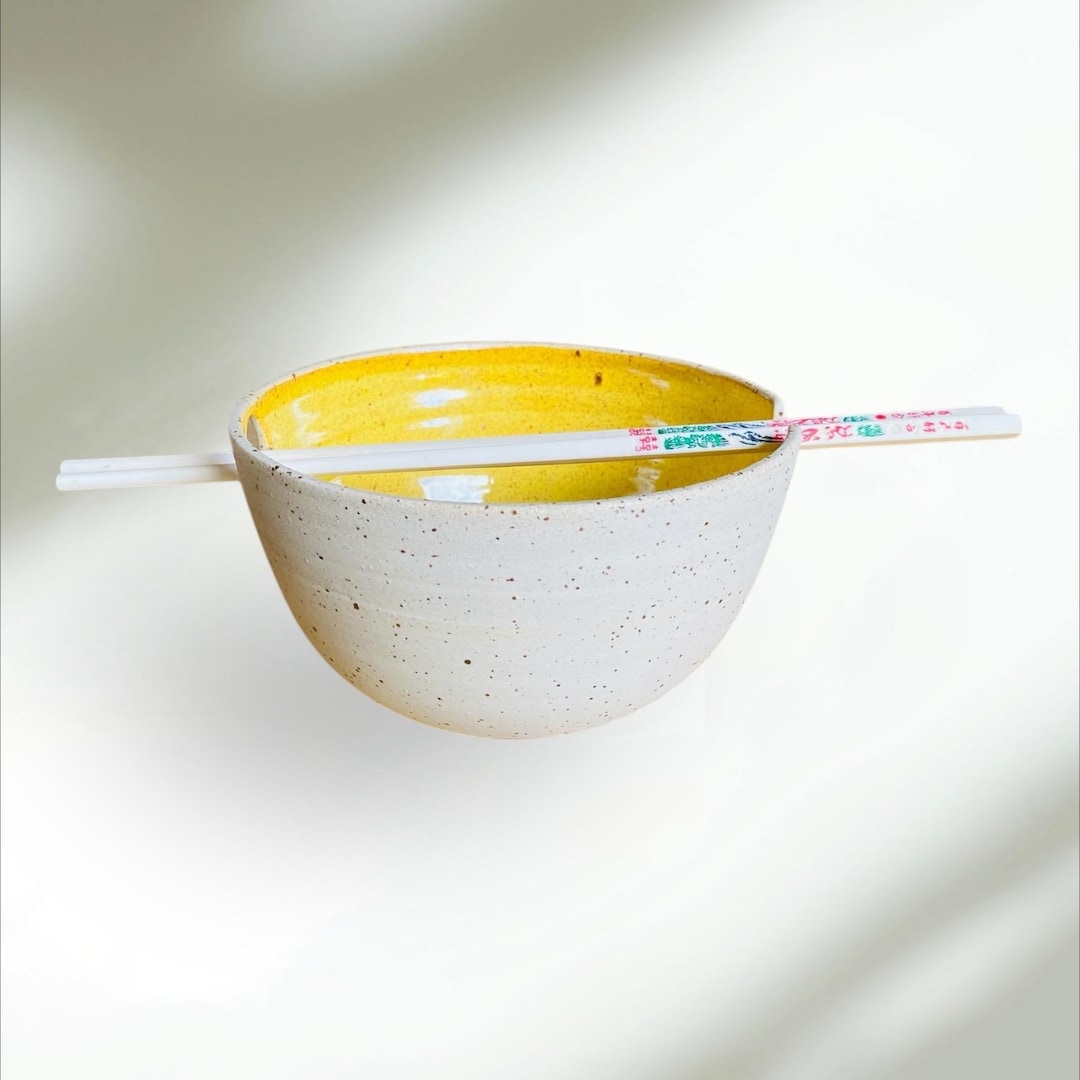 Stoneware Ramen Bowl With Notch and Chopstick Hole Round Noodle Bowl ...