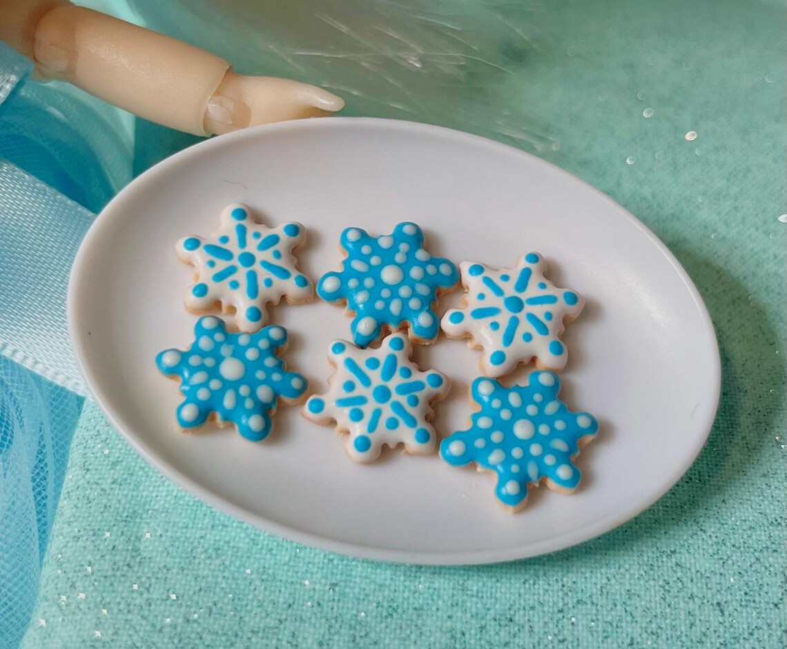 1:12 Scale Christmas Snowflake Blue and White / Dots and Lines Cookies ...