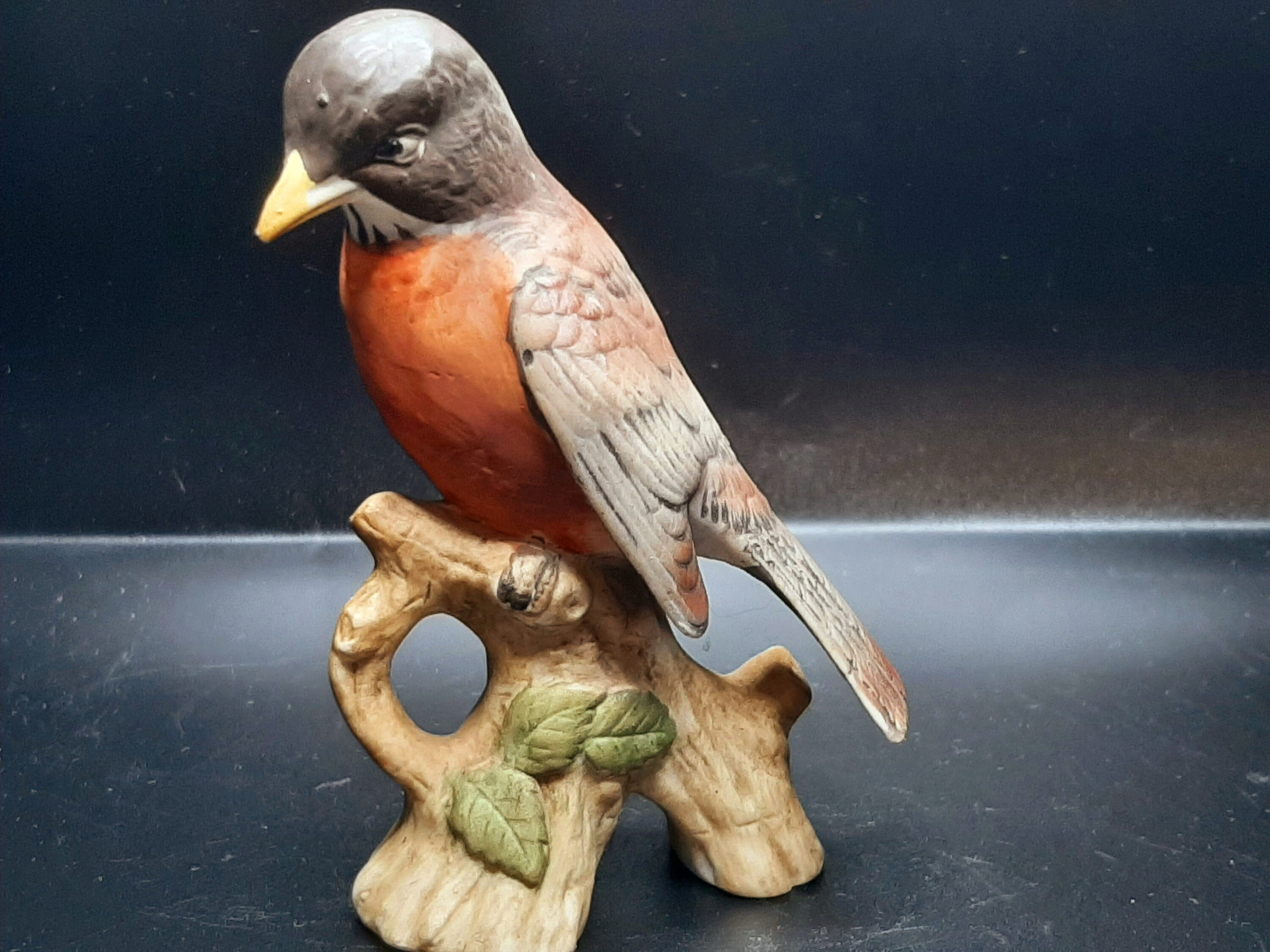American Robin Ceramic Sculpture Figurine Musical Music Box 10" bird ...