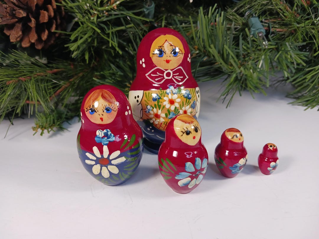 Vintage Wooden Matrushka Nesting Dolls Set of 5 Hand Painted Russian ...