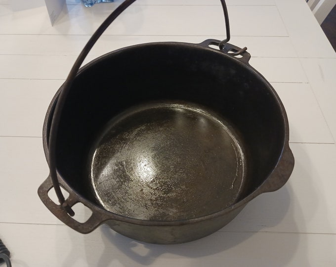 Vintage Cast Iron Hanging Pot With Spout - 10 1/4" Diameter - Stamped ...