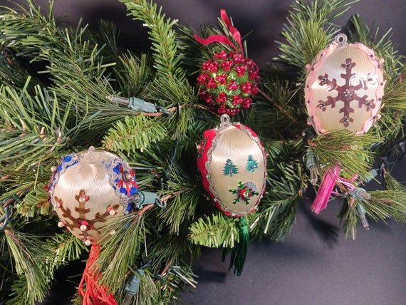 Handmade beaded christmas ornaments store