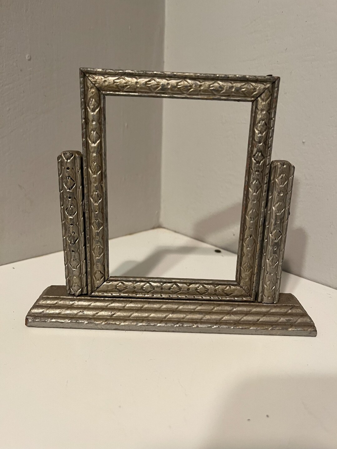 Small Vintage Tilt Frame on a Base - Etsy