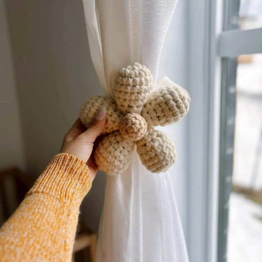 Crochet Daisy Curtain Ties on Satin Ribbon. - Etsy