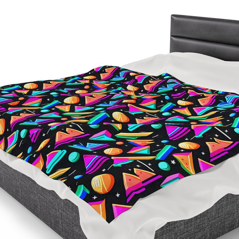 80s Retro Room Decor, 80s Theme Bedroom, 80s Geometric Print Bedding ...