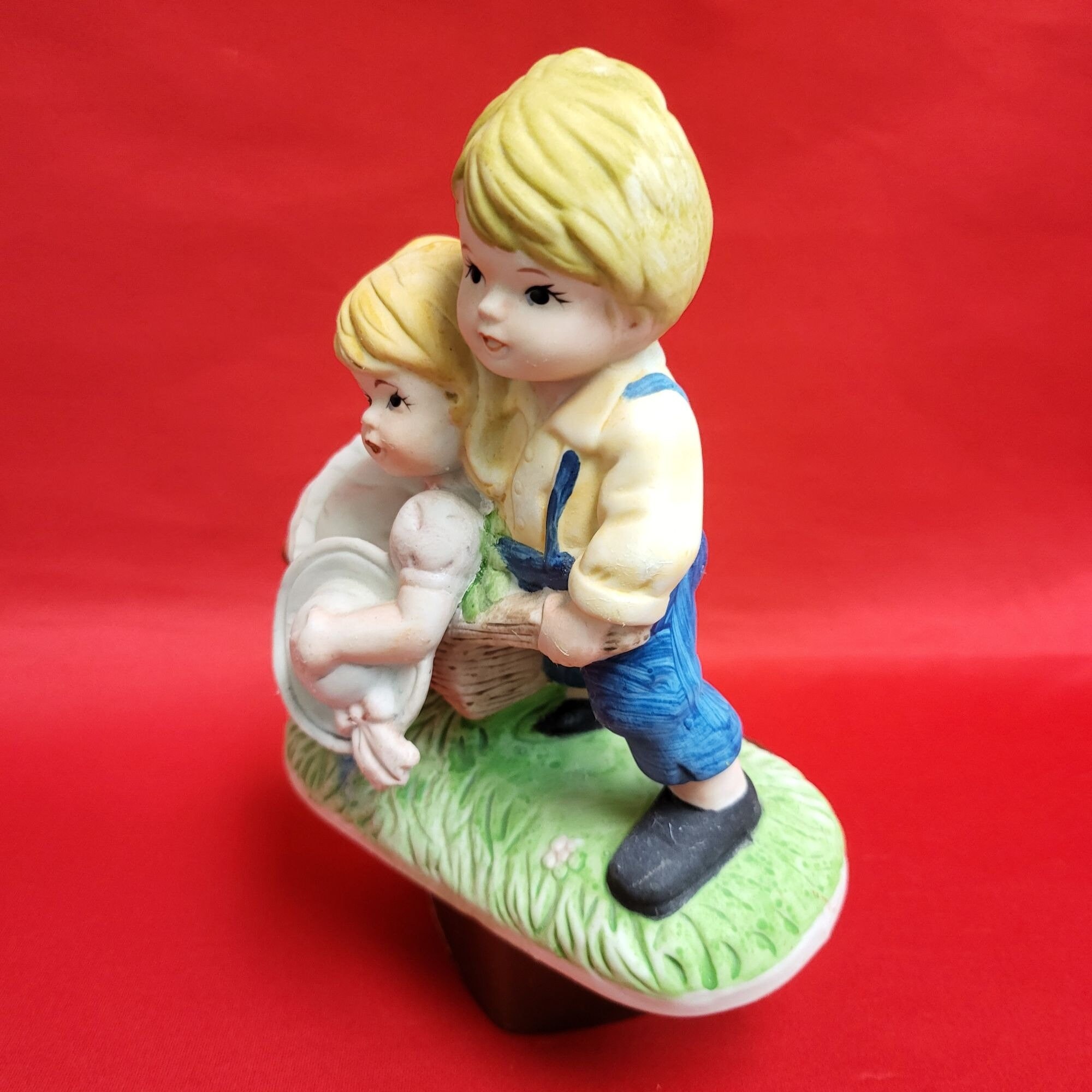 Vintage Ceramic Boy and Girl Turning Musical Box - Etsy