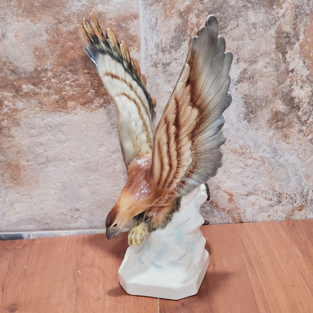Vintage Eagle on Hunt Sculpture Porcelain Eagle Figurine Marked 2101 ...