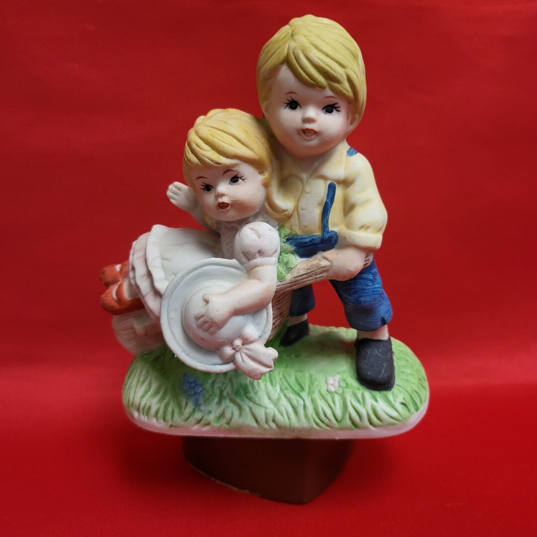 Vintage Ceramic Boy and Girl Turning Musical Box - Etsy