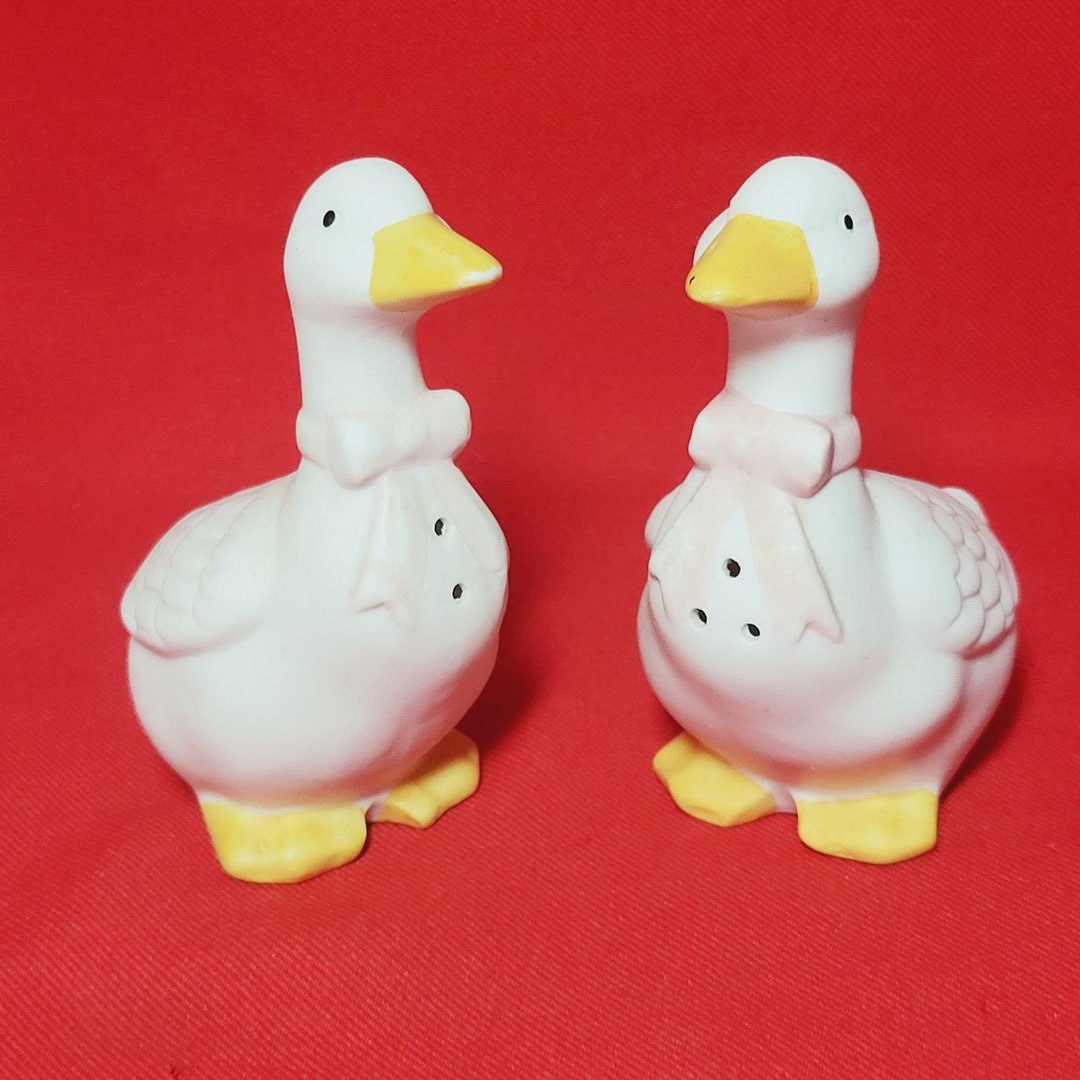 Vintage Salt and Pepper Shaker Duck Geese Pink Bow Set of 2 - Etsy