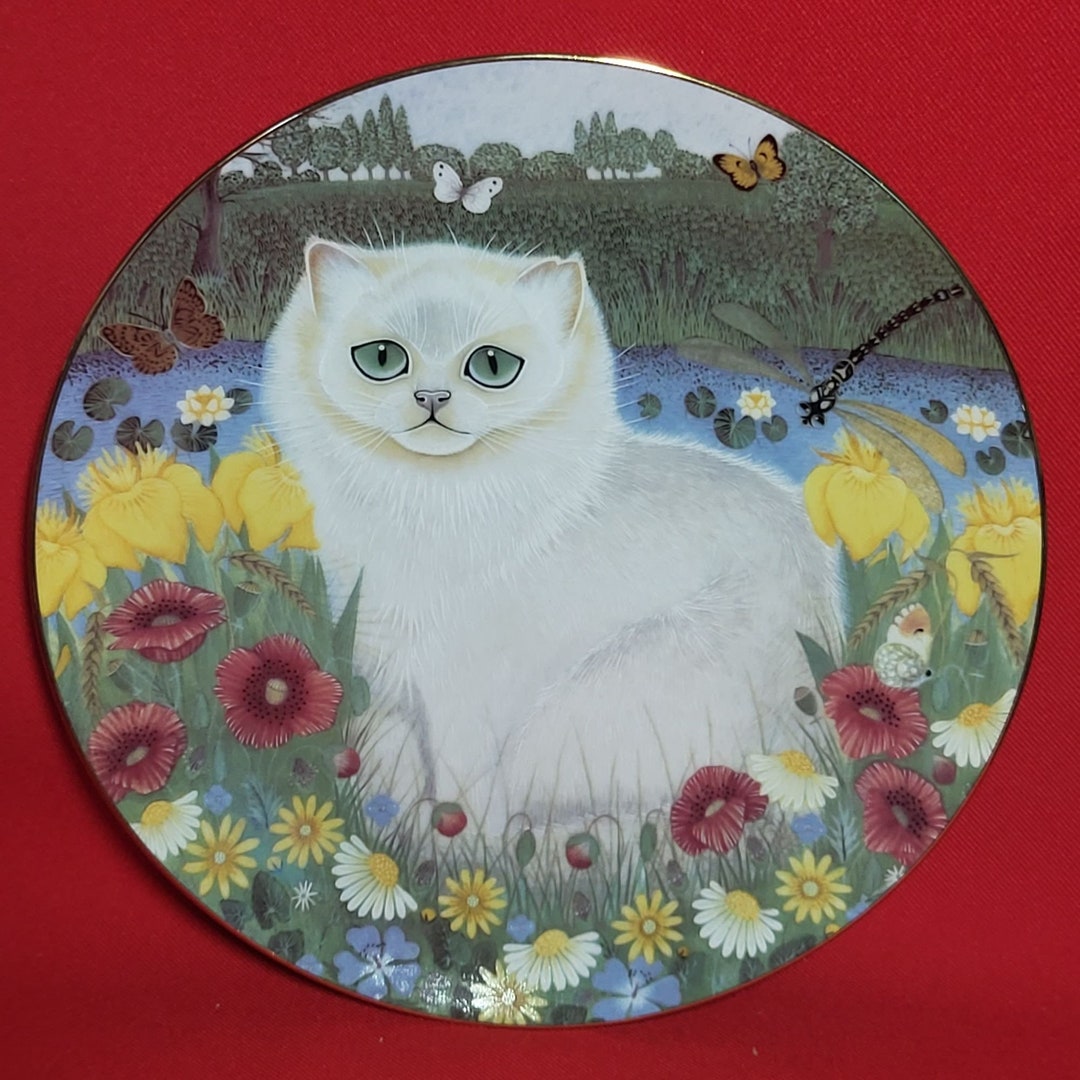 House of Global Art Lily English Countryside Cat Decorative Plate ...