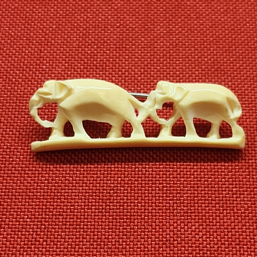 VTG Elephant Pin Brooch Carved Celluloid Two Elephants - Etsy