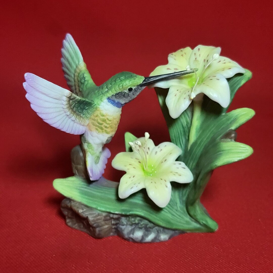 Vintage Ceramic Porcelain Hummingbird Lily Flower Figurine - Etsy