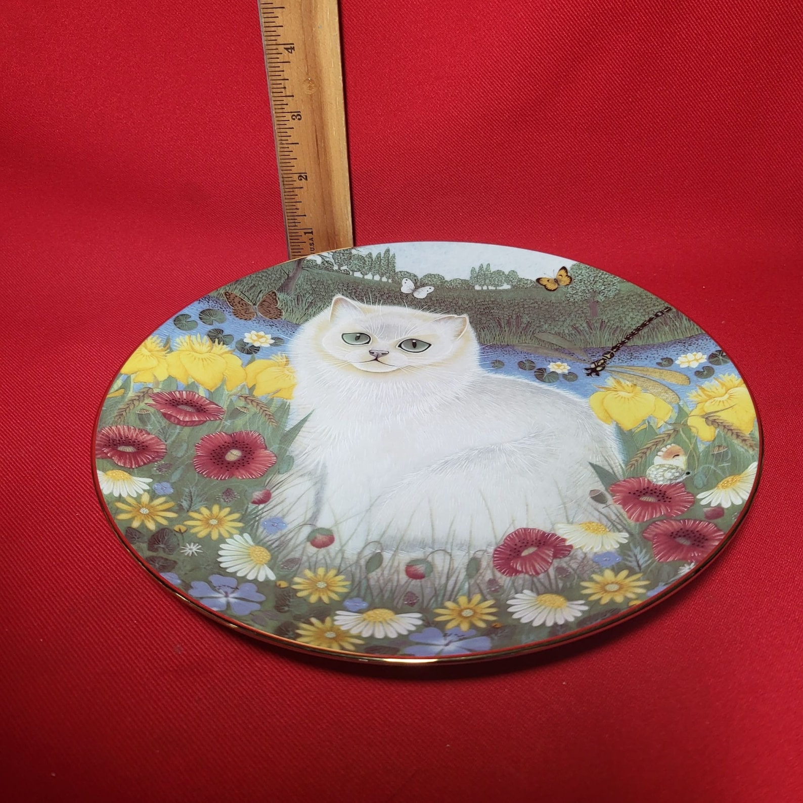 House of Global Art Lily English Countryside Cat Decorative Plate ...
