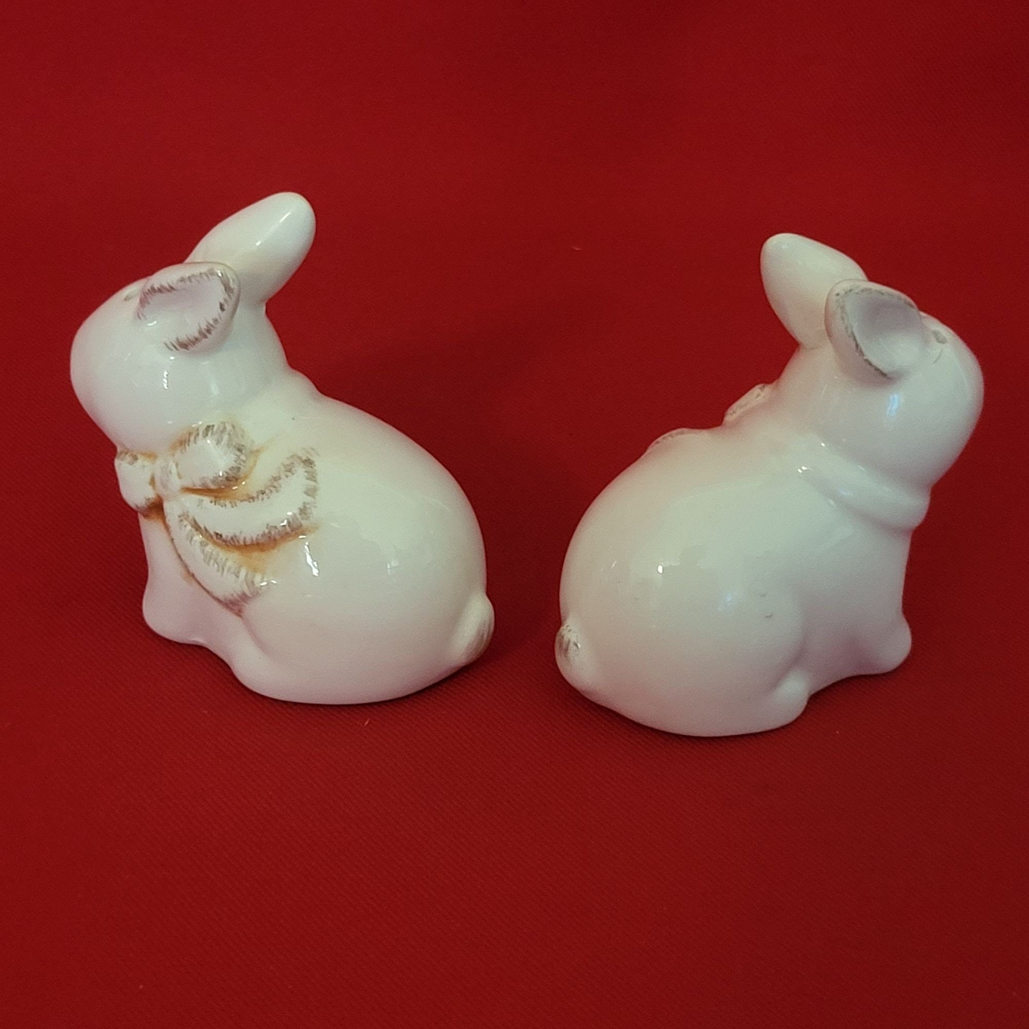 Vintage Porcelain Figurine Bunny Rabbit Salt & Pepper Shaker Set - Etsy