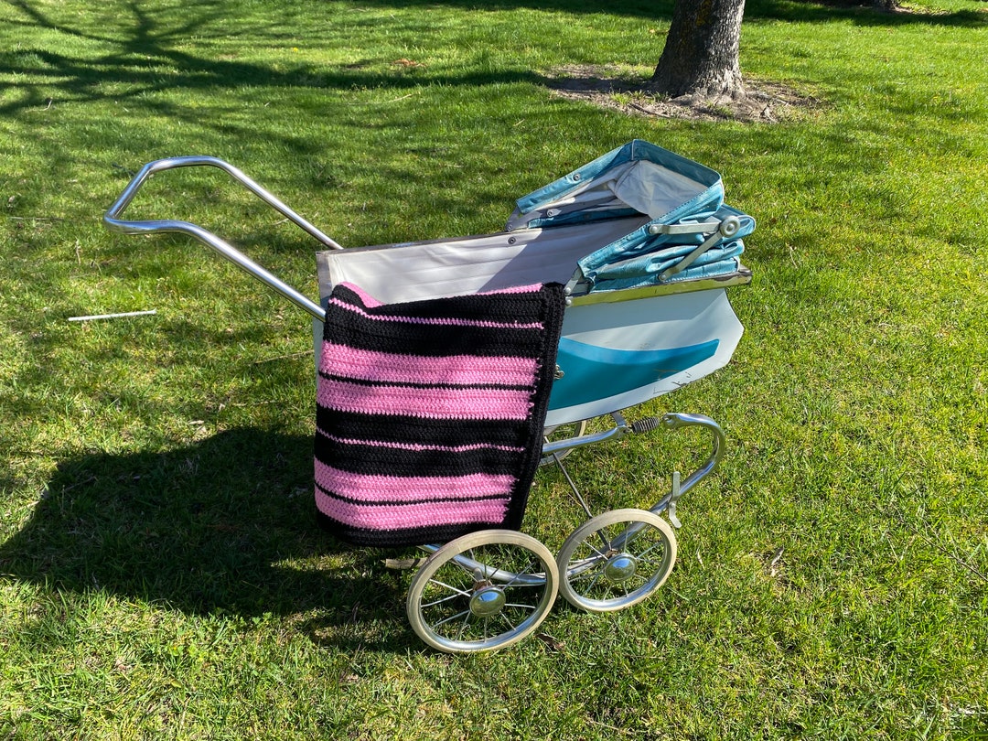 Crochet Pink Charlie Brown Baby Blanket - Etsy
