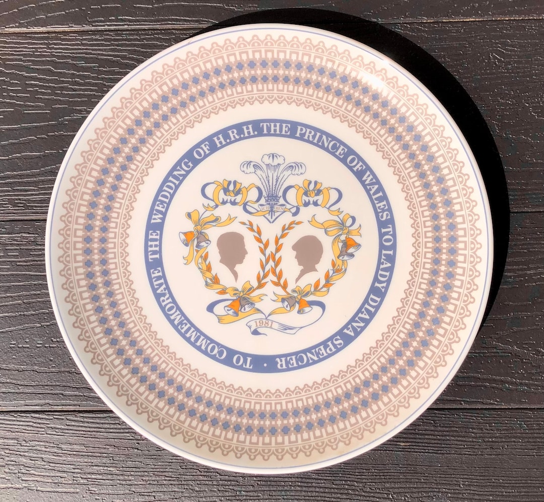 1981 Royal Wedding Commemorative Plate: Charles & Diana, Wedgwood Bone ...
