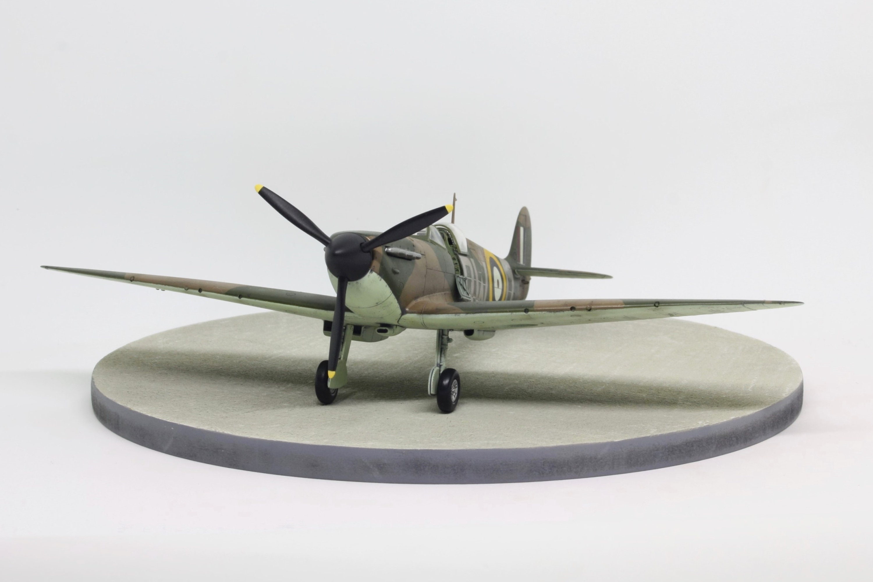 Built Spitfire Mk.ii 1/48 Model Aircraft on a Round Wooden Base Plate ...
