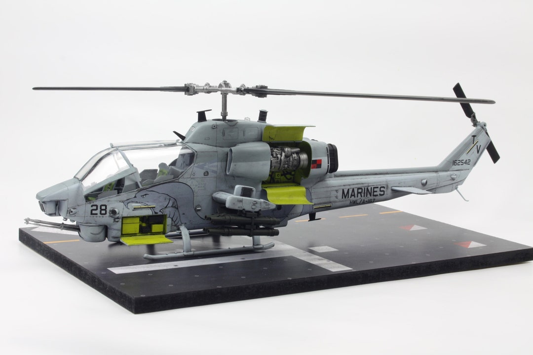 Built Model Helicopter AH-1W Super Cobra in Large Scale 1/35 - Etsy Canada