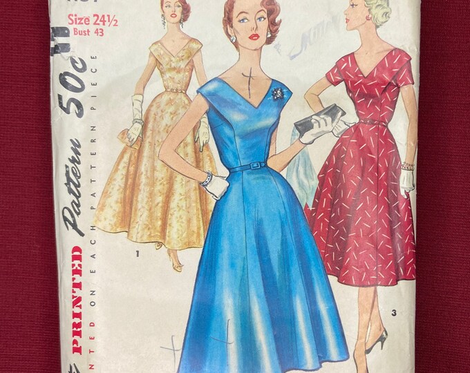 Vintage 1950s Dress Sewing Pattern. Simplicity 1137. Size 24.5/bust 43 ...