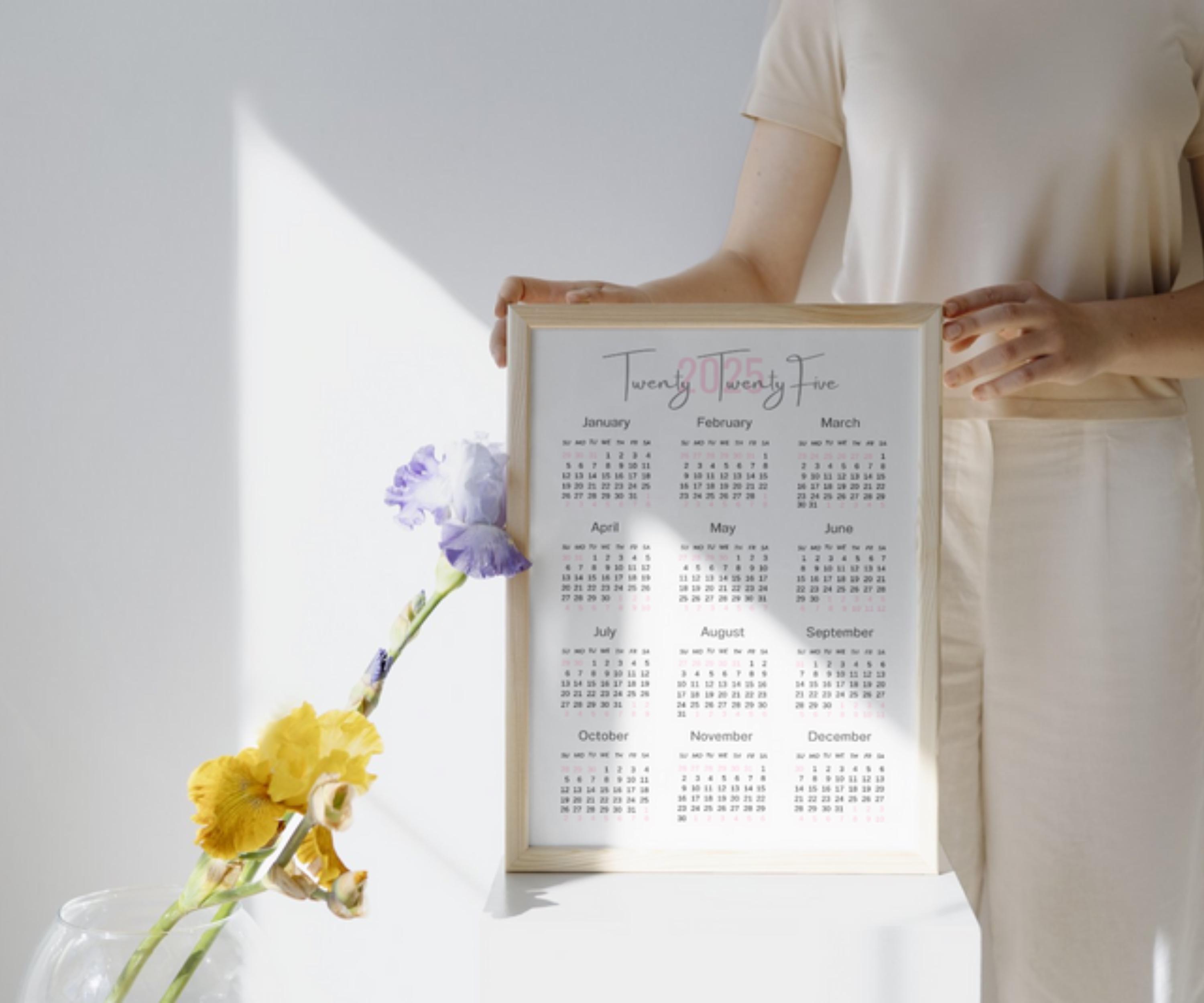 2025 Vertical Calendar Printable Minimalist Yearly Calendar Template ...