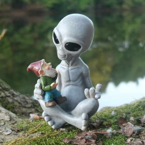 Alien Yard Garden - Etsy