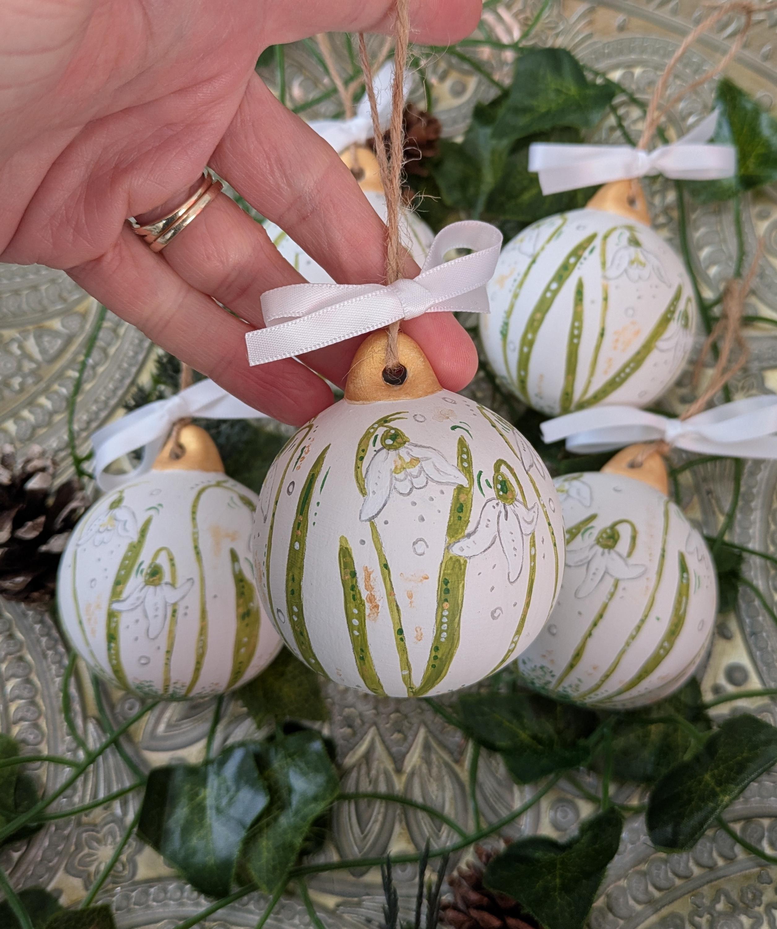 Hand-painted Snowdrop Ceramic Christmas Bauble: Snowdrop Keepsake ...