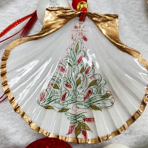 Decoupage Scallop Shell Christmas Ornament: Coastal Holiday Decor - Etsy