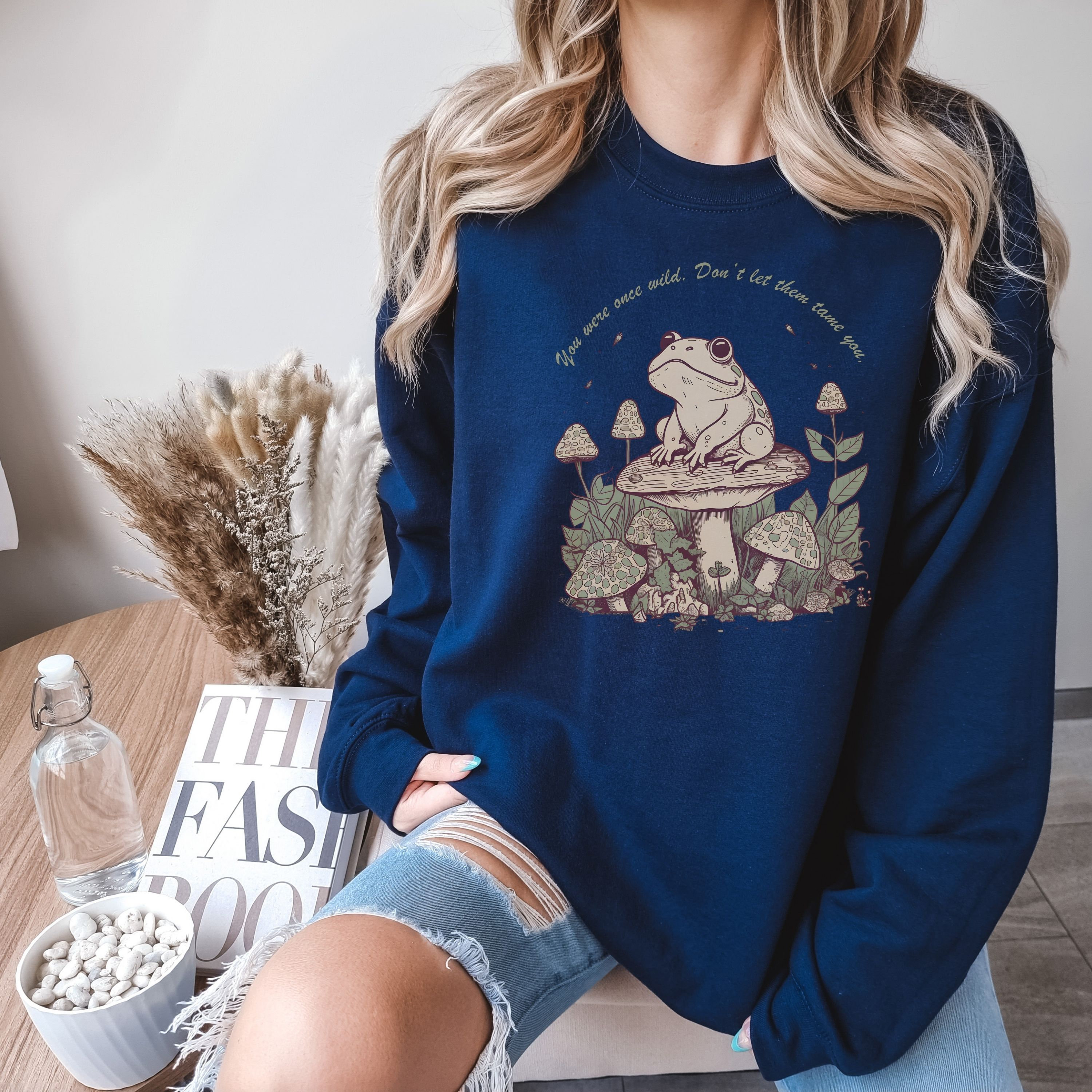 Cottagecore Frog Sweatshirt, Retro Frog Pullover, Cottagecore Froggy ...