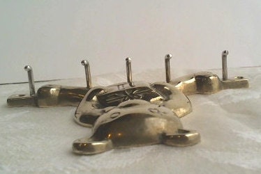 VINTAGE Brass Teddy Bear Key HOLDER Rack/wall Hanging/five Key Hooks ...