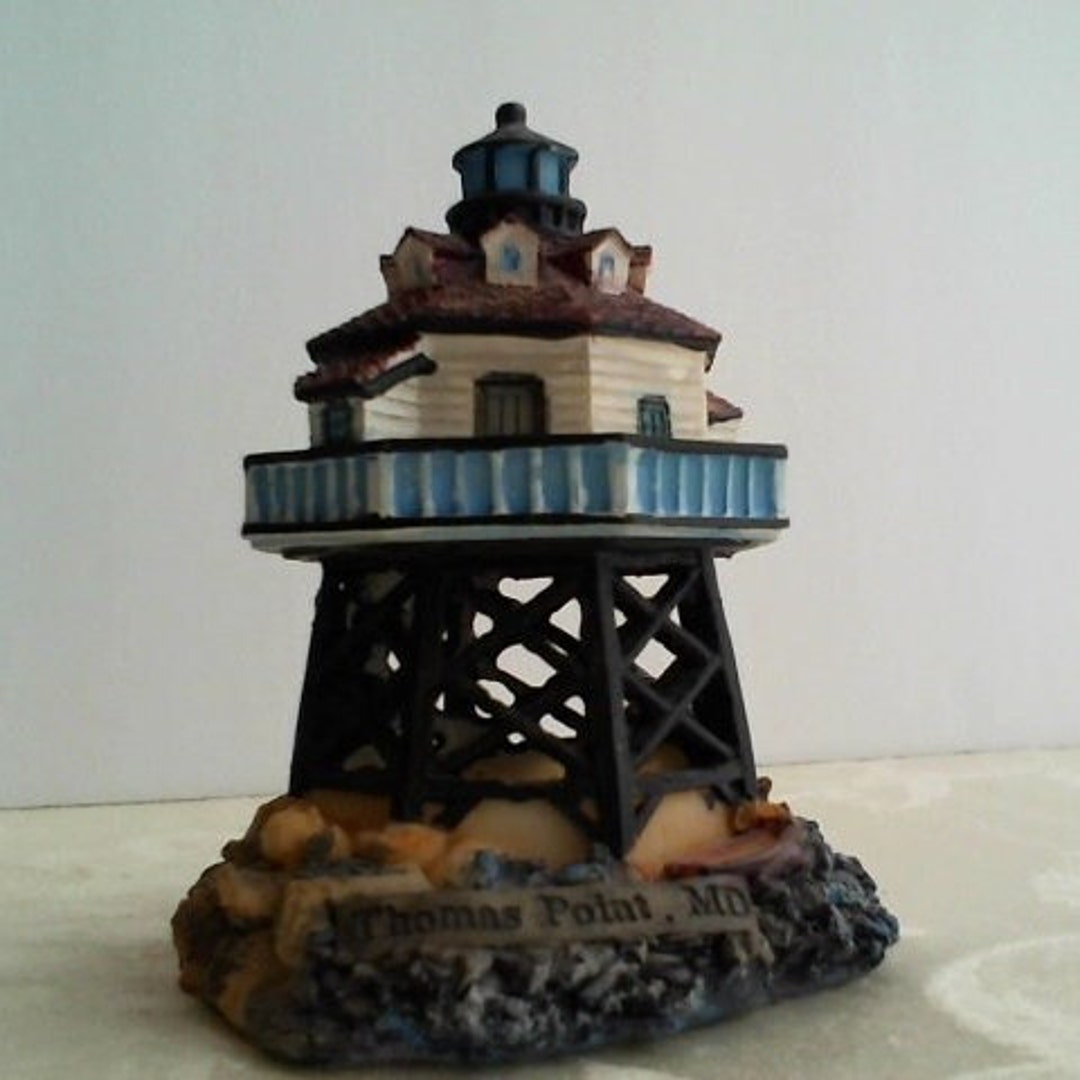 VINTAGE Thomas Point, MD Lighthouse Figurine Replica/lighthouse ...