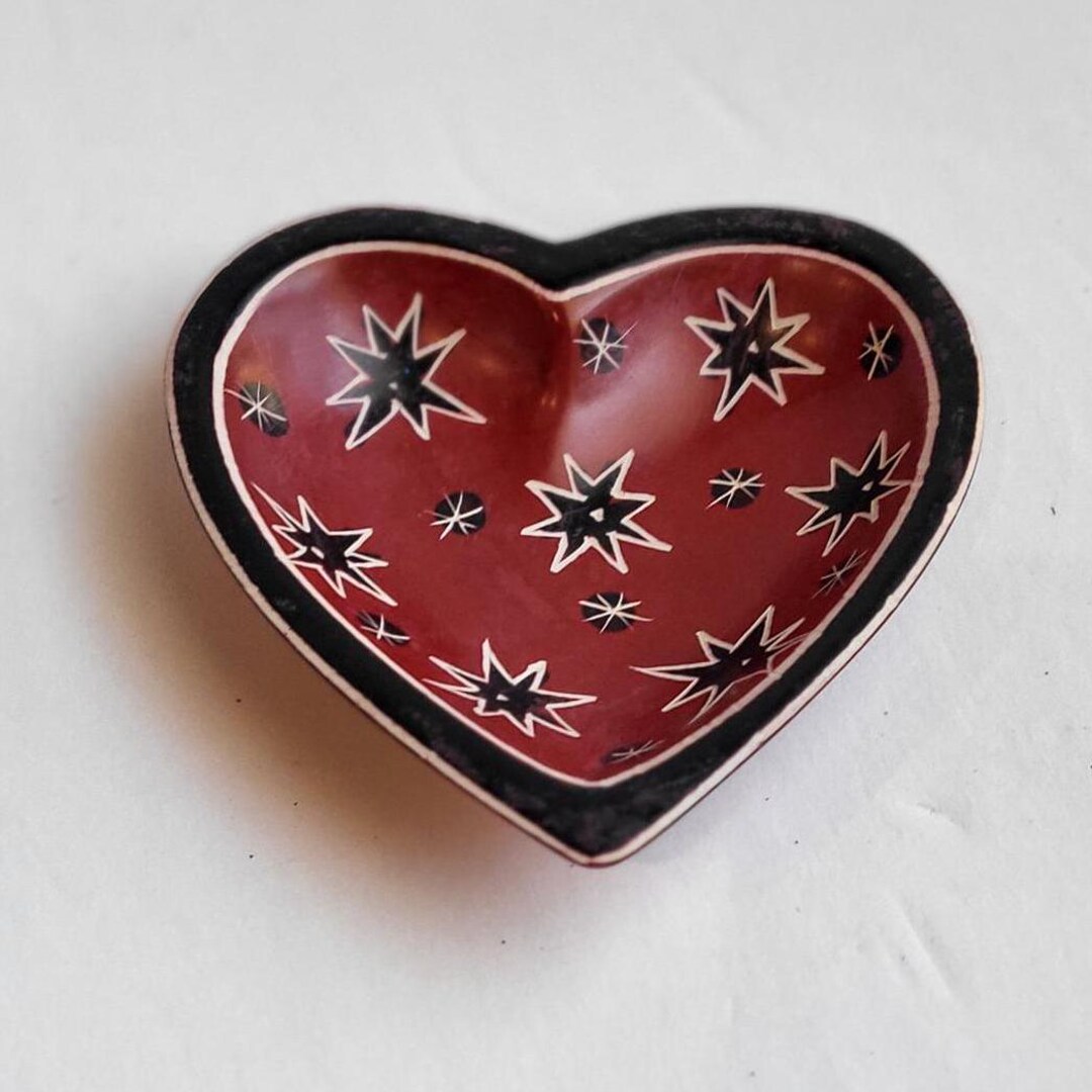 VINTAGE Red, Black and White Heart Shaped Soapstone Trinket Dish/rings ...