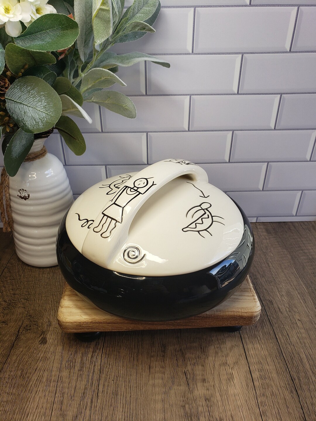 Vintage Storyteller Arts Hand Painted Black & Eggshell White Covered ...