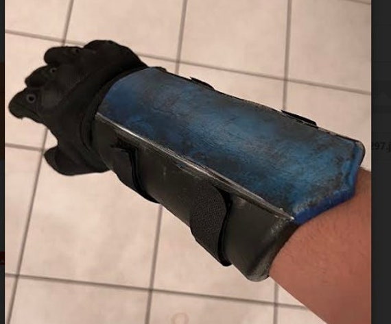 How To Make Nightwing Gauntlets