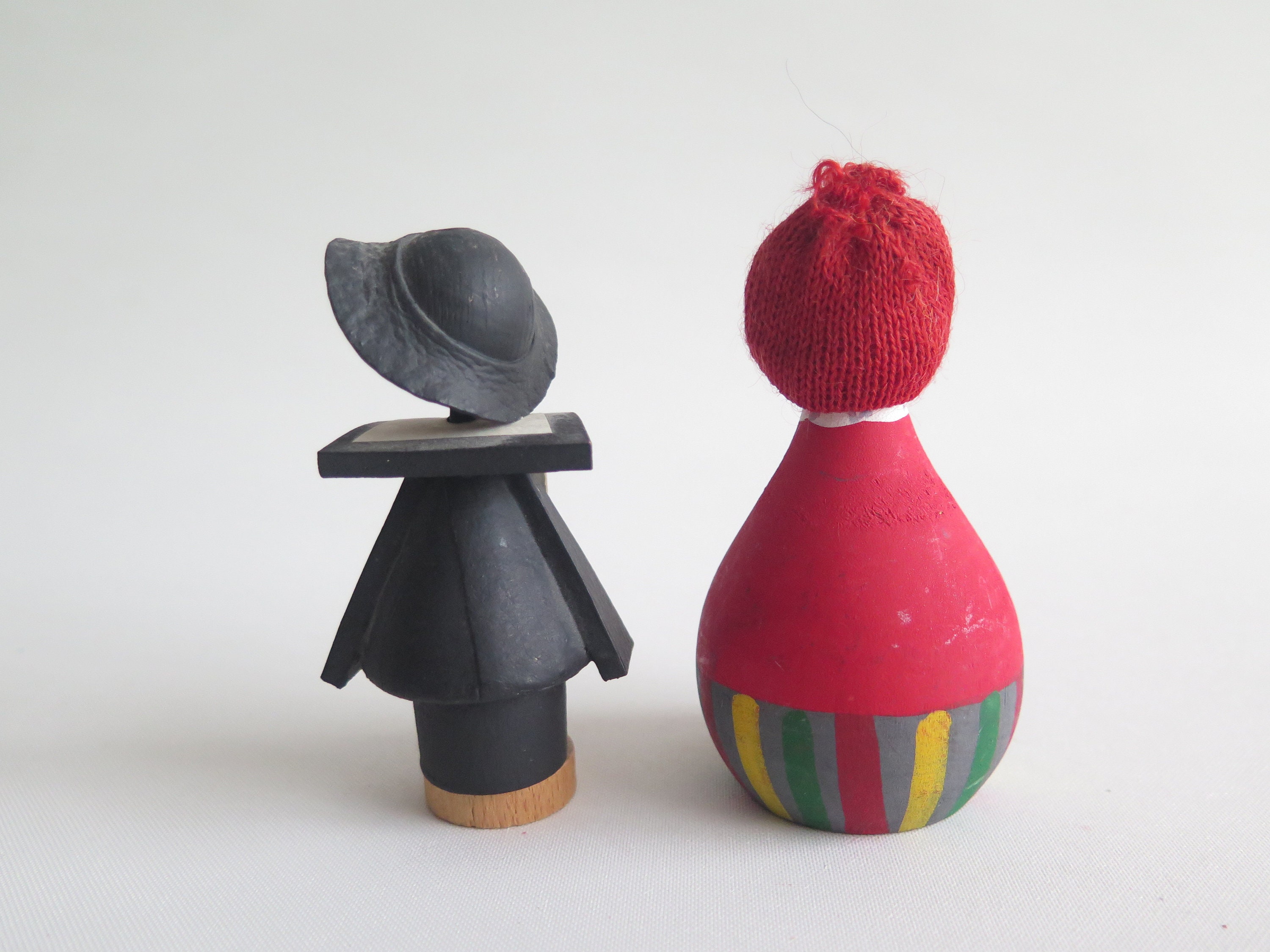 Wooden Gnomes, Set of 2 Gnome Figurines Carol Singers, Collectible Wood ...