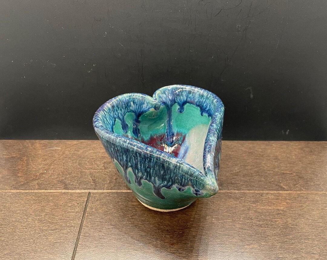 Lisa Howe Stoneware Heart Shaped Bowl / Trinket Dish - Etsy