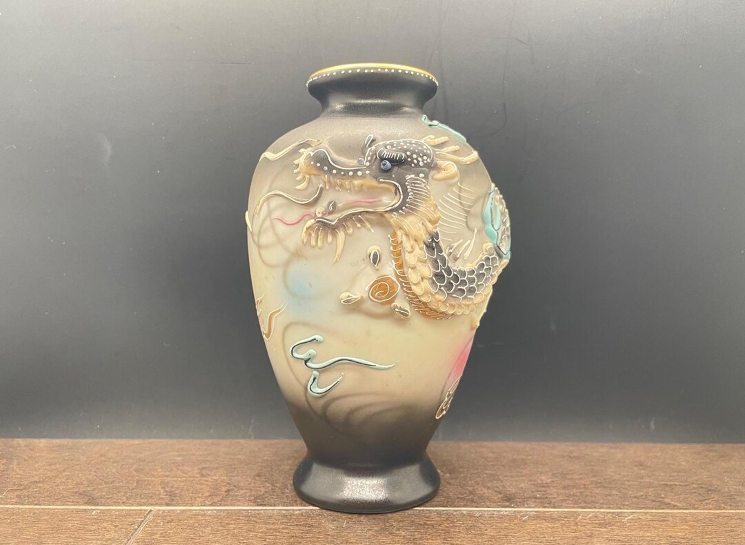 Mid-20th Century Japanese Porcelain Hand-painted Endo China Moriage ...