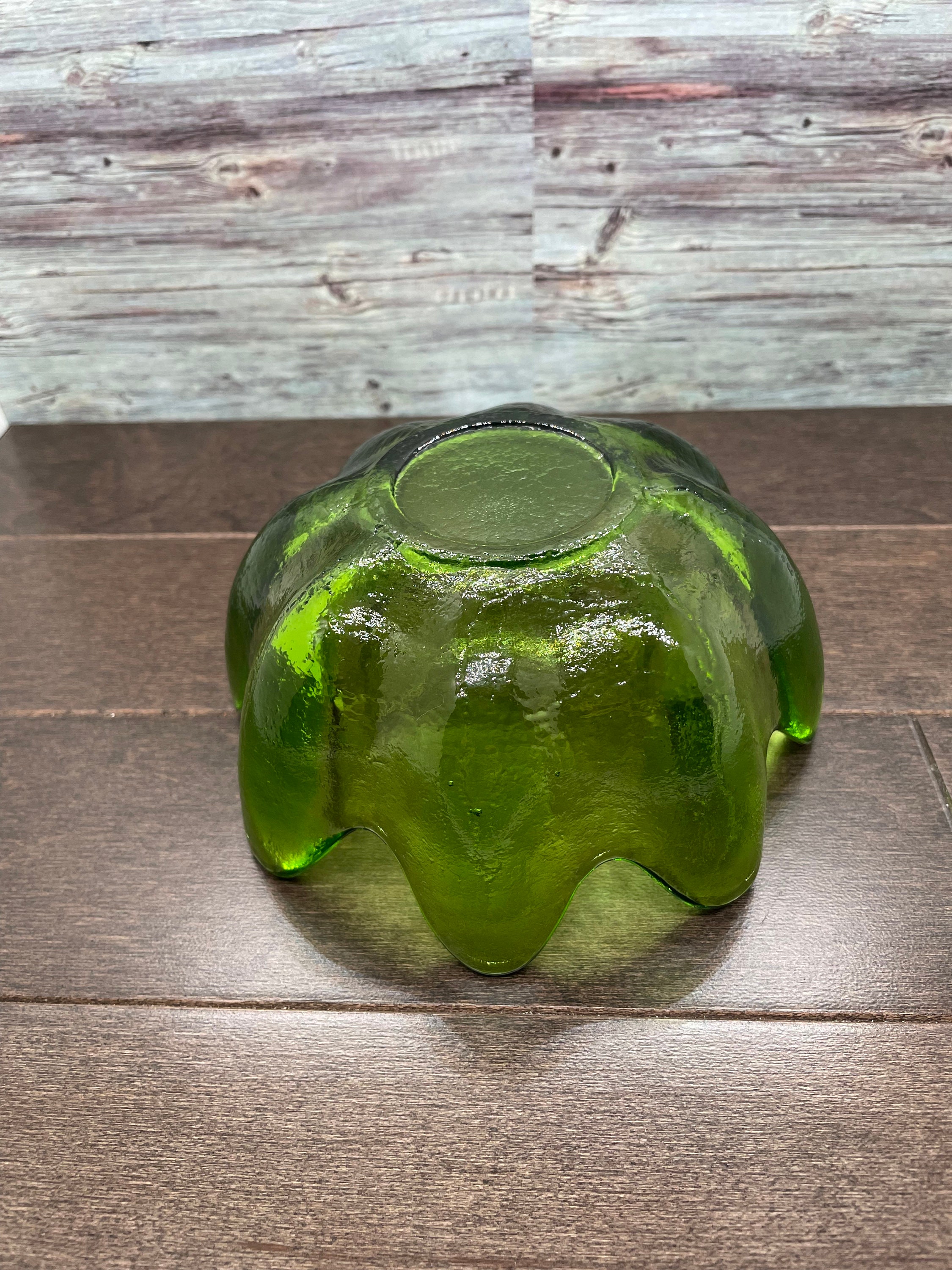Blenko Green Glass 8 Petal Lotus Flower Bowl, Design 6143S, 5 1/2 ...