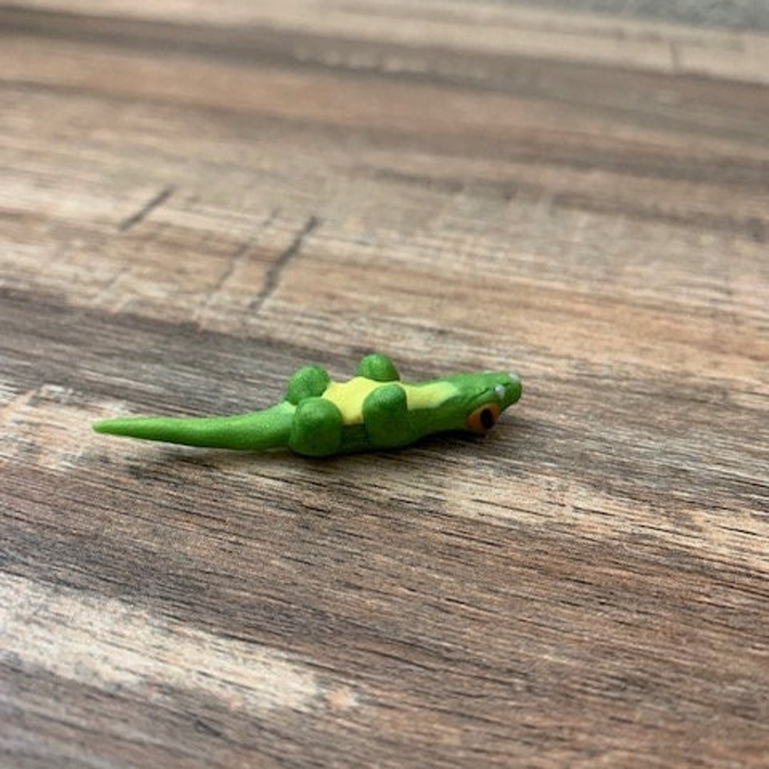 Tiny Clay Green Alligator Figurine (nom) - Etsy