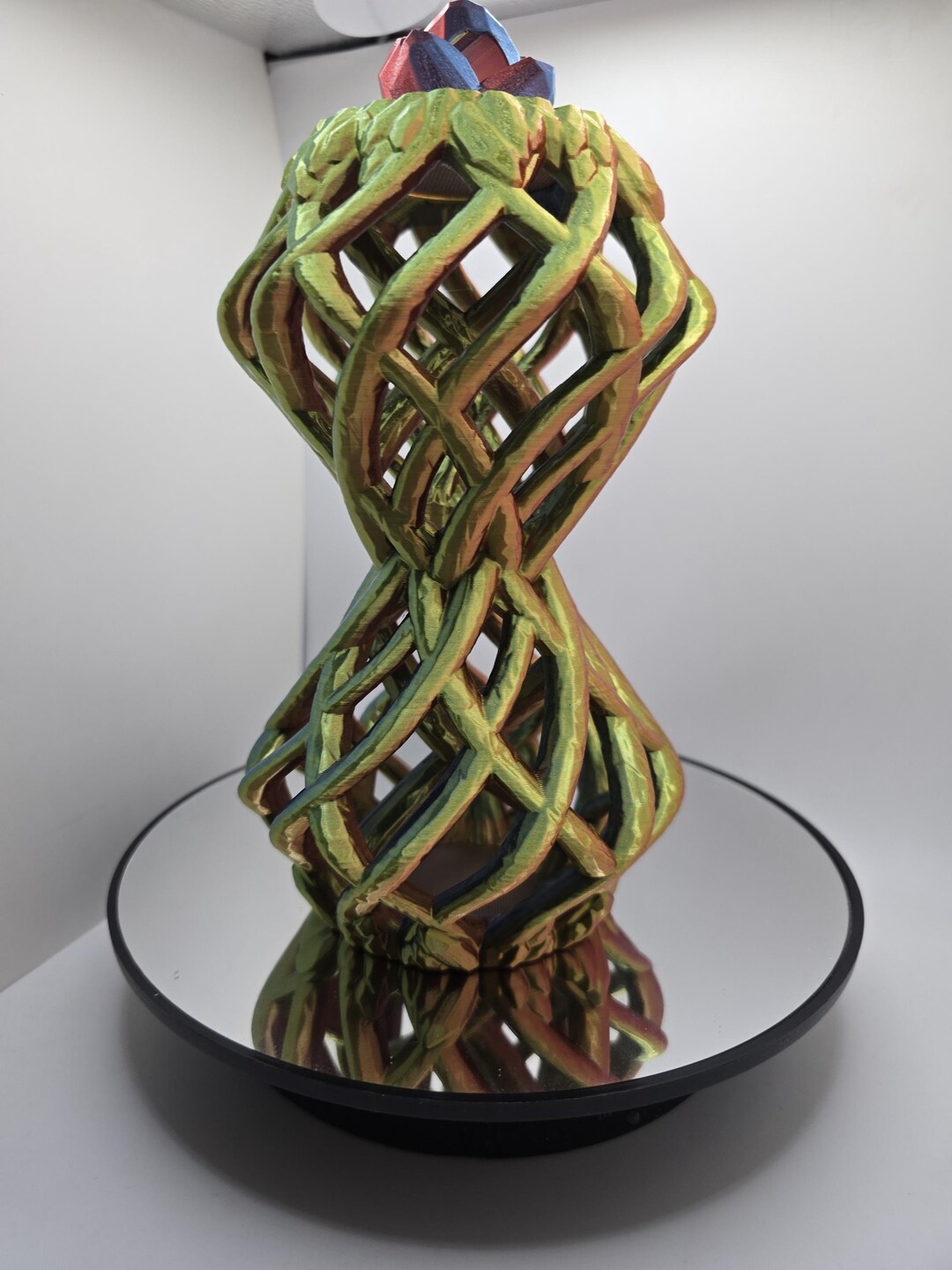 Dungeons & Dragons Twisted Hourglass Dice Tower Color Changing Decor ...