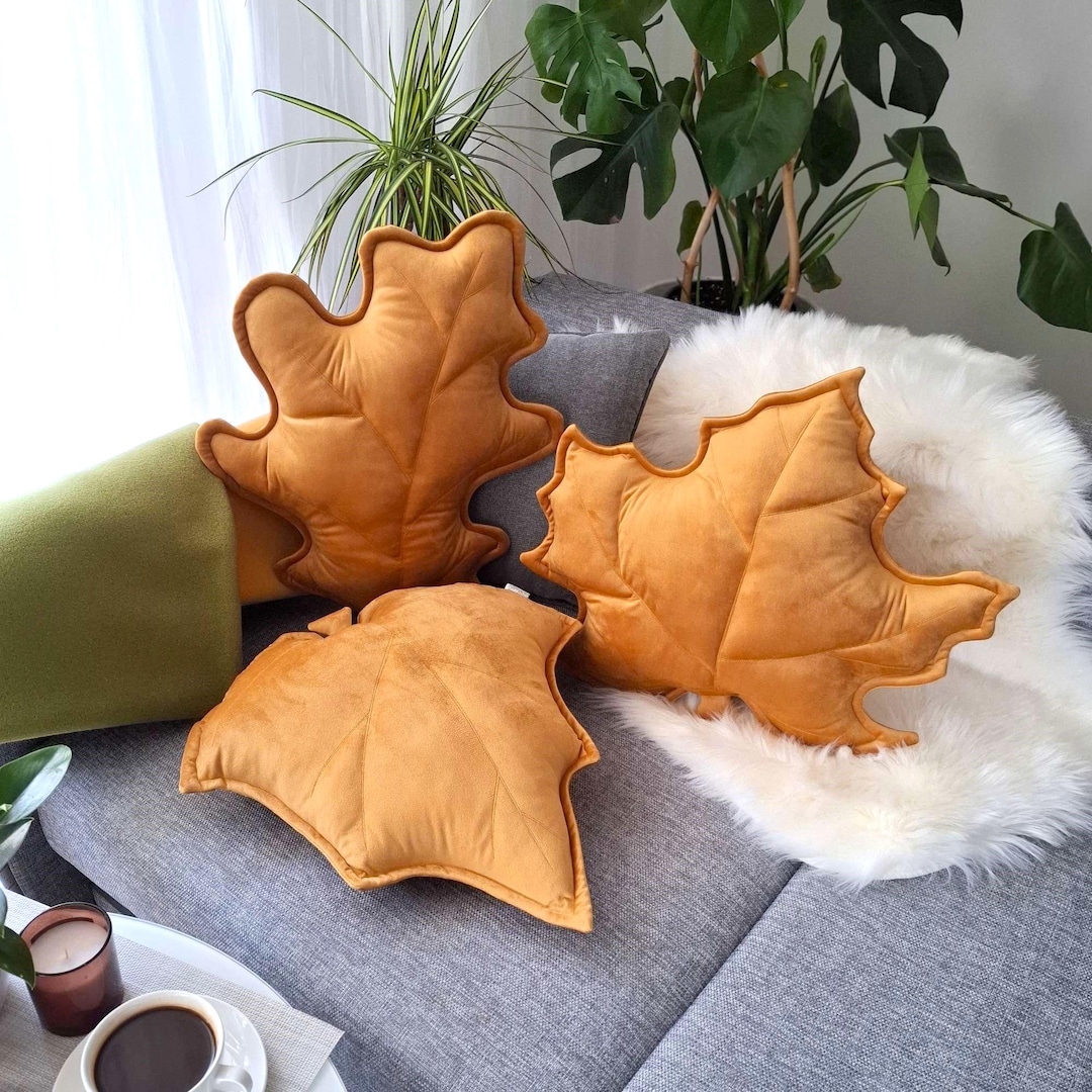 Leaf Shaped Pillow Set, Maple Leaf Cushion for Chic Room Accent, Yellow ...