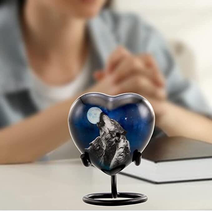 Wolves Heart Urn Midnight 3 Wolves Heart Keepsake Urn for Ashes Mini ...