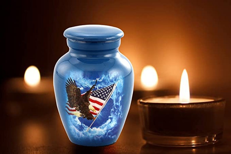 American Flag Keepsake Urn Patriotic Keepsake Urn for Ashes Token Urn ...