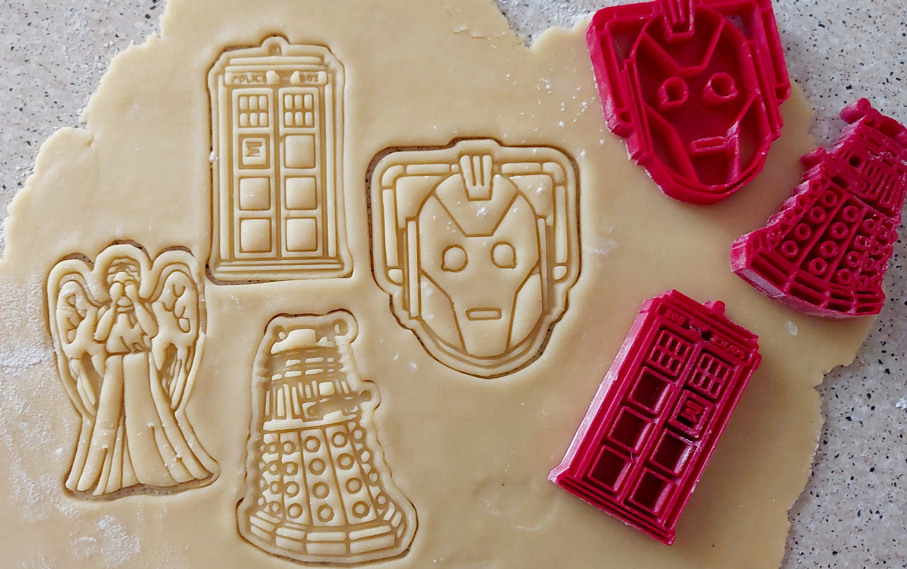 Doctor Who Cookie Cutter Set (4 Pieces) Tardis, Dalek, Weeping Angel ...