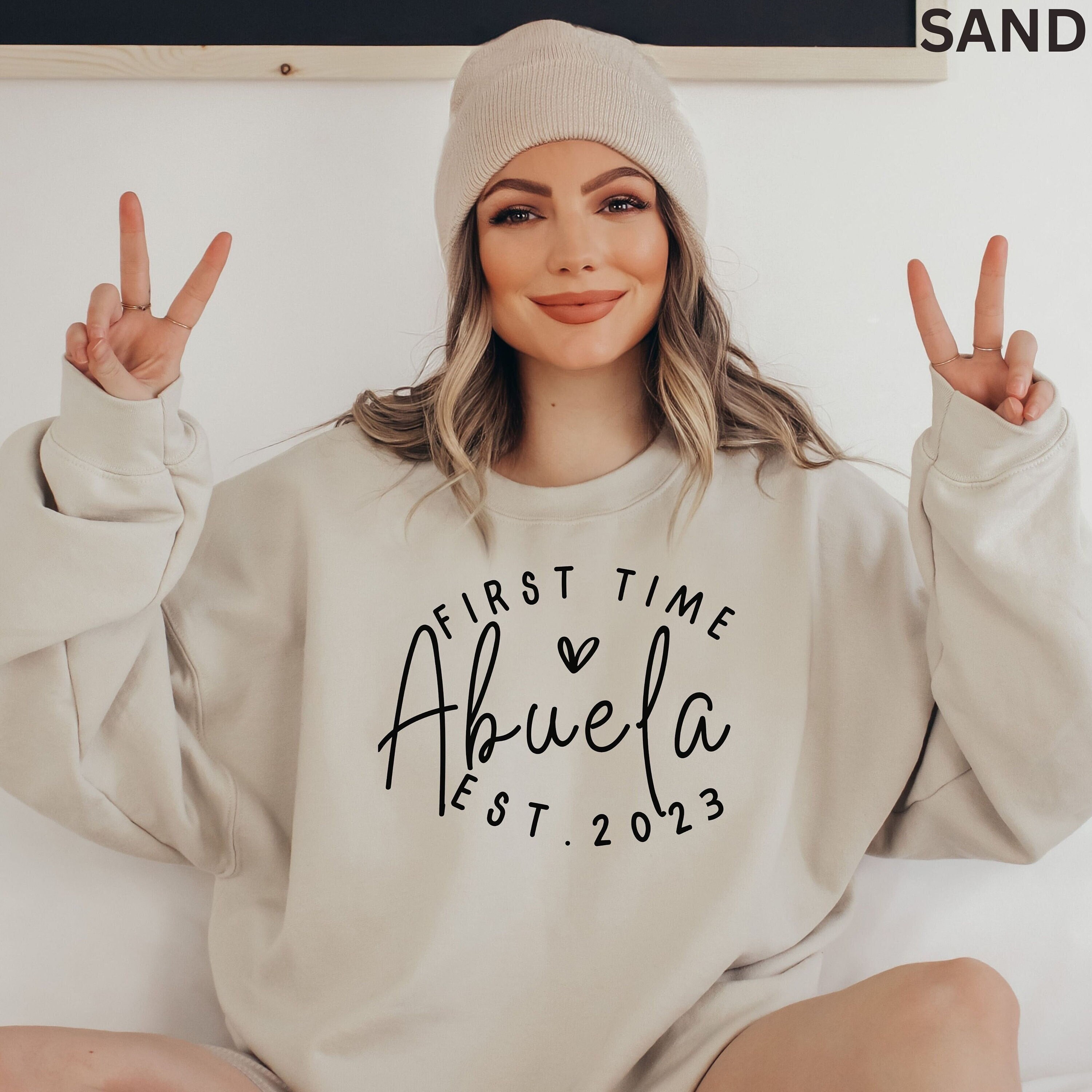 Abuela Est 2023 Sweatshirt Spanish Pregnancy Announcement Gift for ...