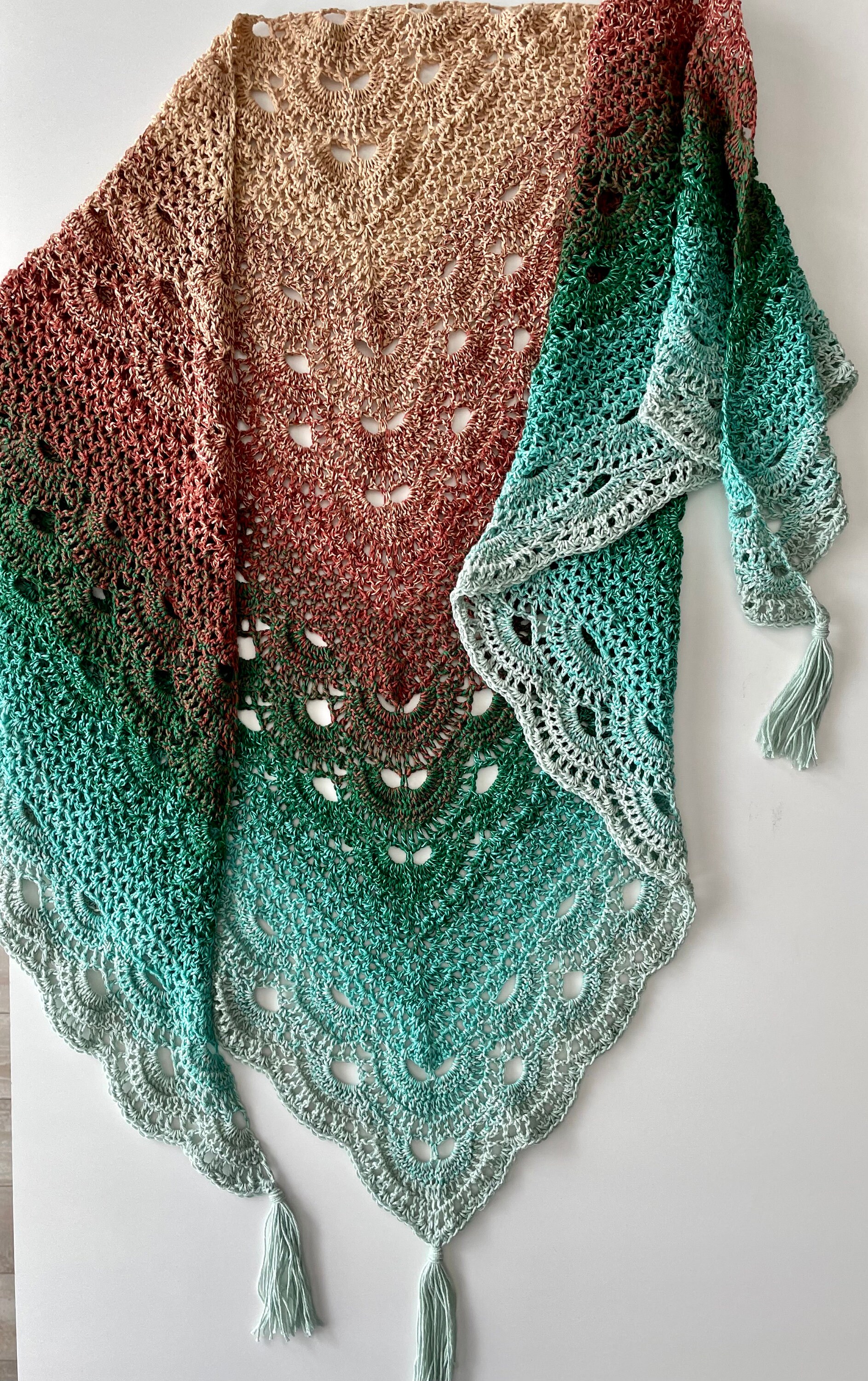 HANDMADE Crochet BEAUTIFUL Soft Triangle Shawl / Wrap New & Never Worn ...