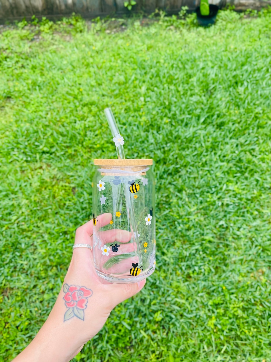 Bee Glass Cups With Lid and Straw, Flower Glass Cups With Lid and Straw ...