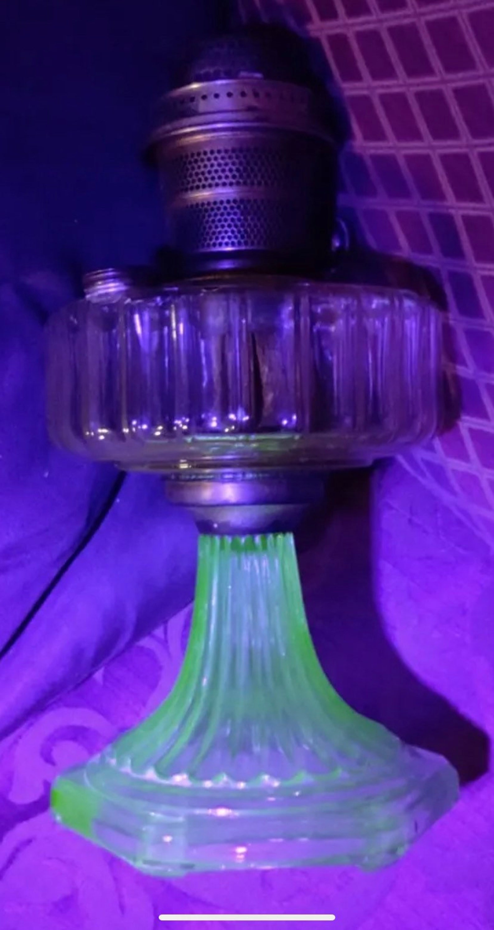 Aladdin Kerosene Oil Lamp W Uranium Glass Base Etsy