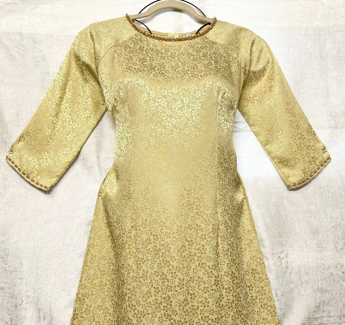 Ao Dai Lua Gam Thai Tuan Dual Tones Dày Mềm Rũ Cổ Tròn Viền Phale Ao ...