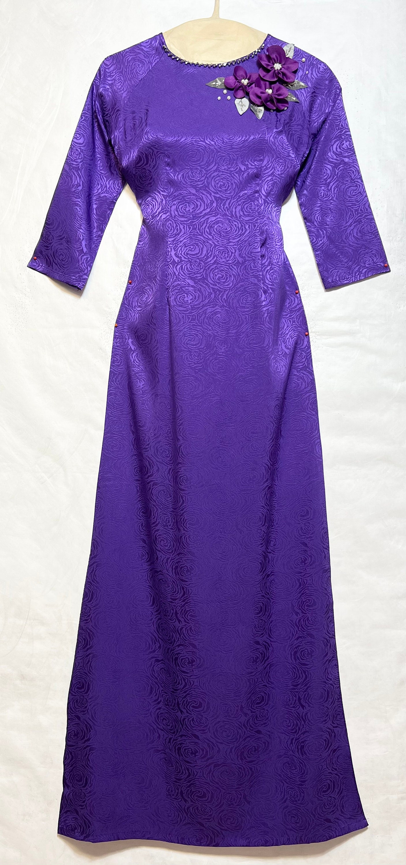 Ao Dai Lua Gam Thai Tuan Thêu Kết Hoa Nổi Dài áo 146cm Cổ Tròn Ao Dai ...