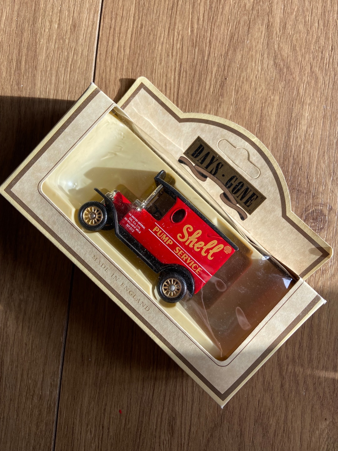 Lledo Diecast Cars Days Gone 1920 Midel ‘T’ Ford Van Shell Pump Service ...